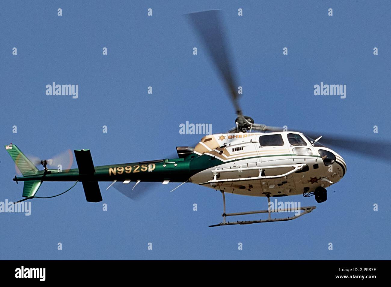 Sheriff helicopter hi-res stock photography and images - Alamy