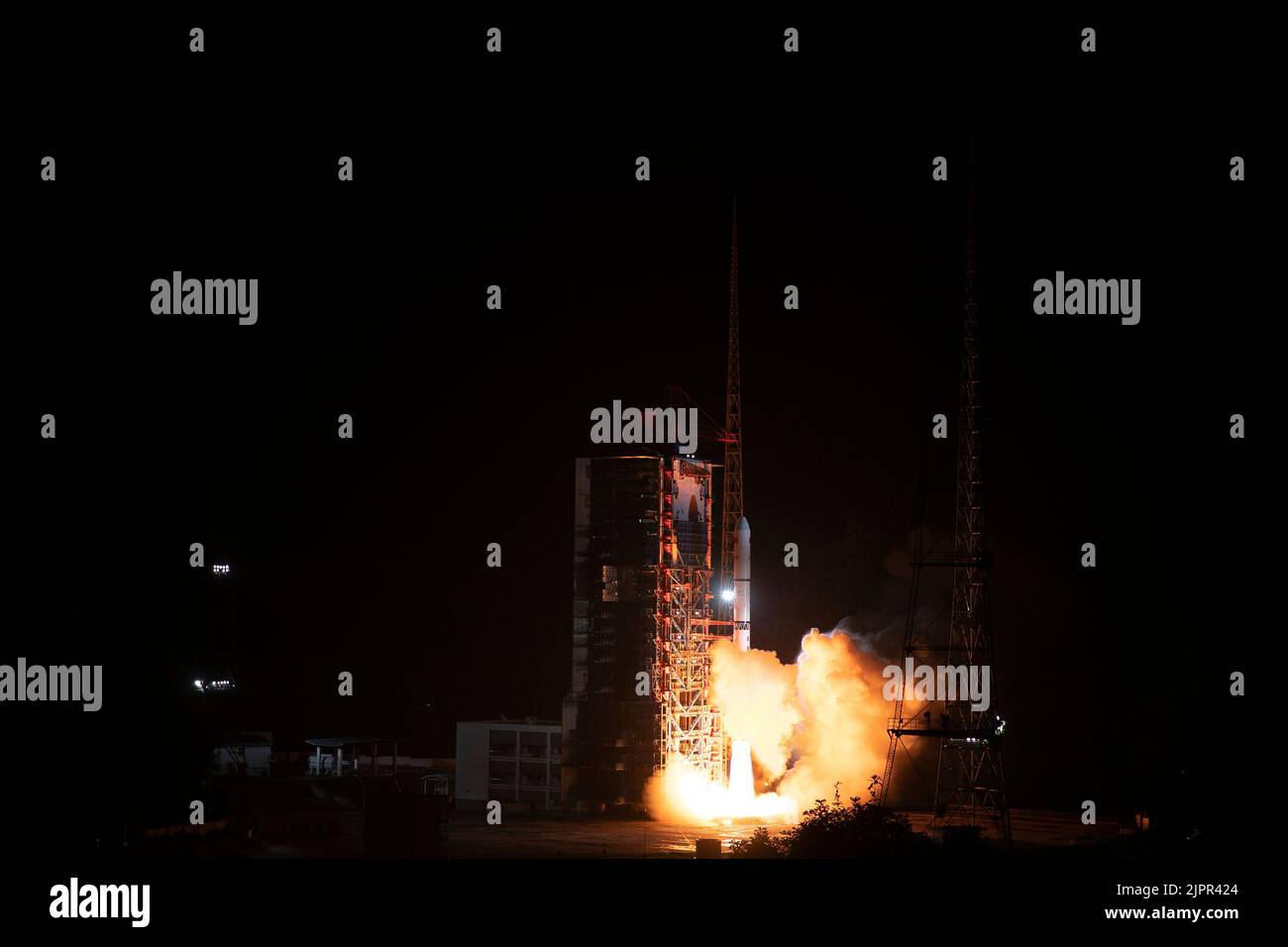 Xichang. 20th Aug, 2022. A Long March-2D carrier rocket carrying a ...