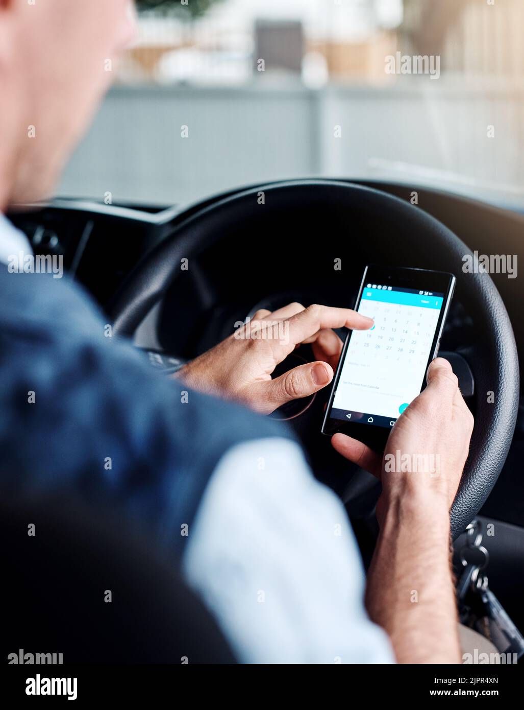 Man driving mobile phone hi-res stock photography and images - Alamy