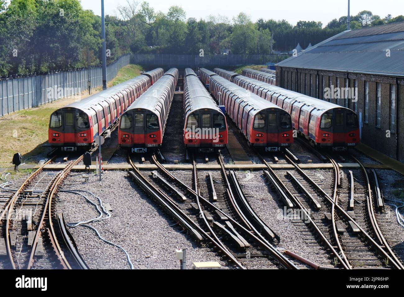 Morden underground hi-res stock photography and images - Alamy