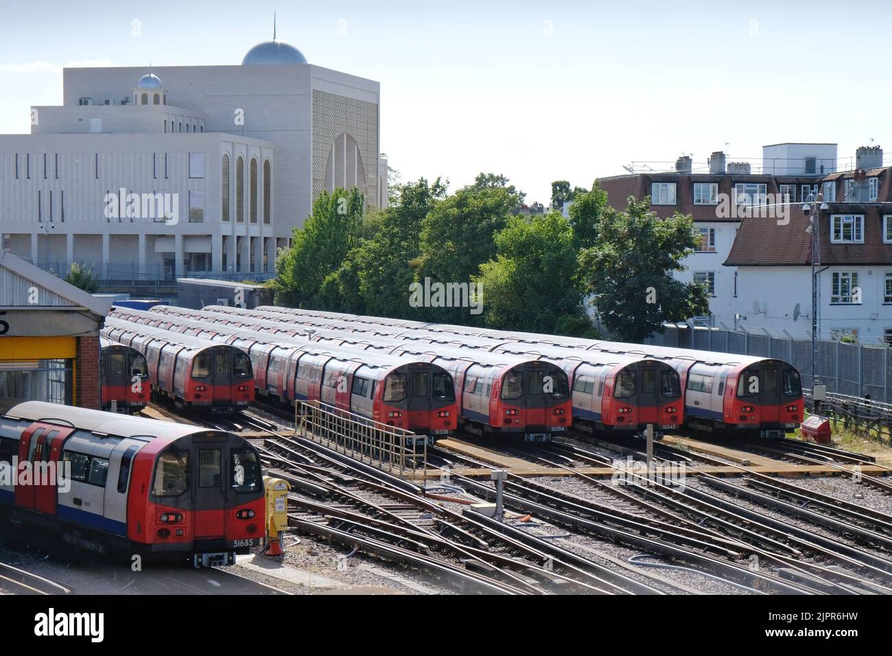 Uk trains depot hi-res stock photography and images - Alamy