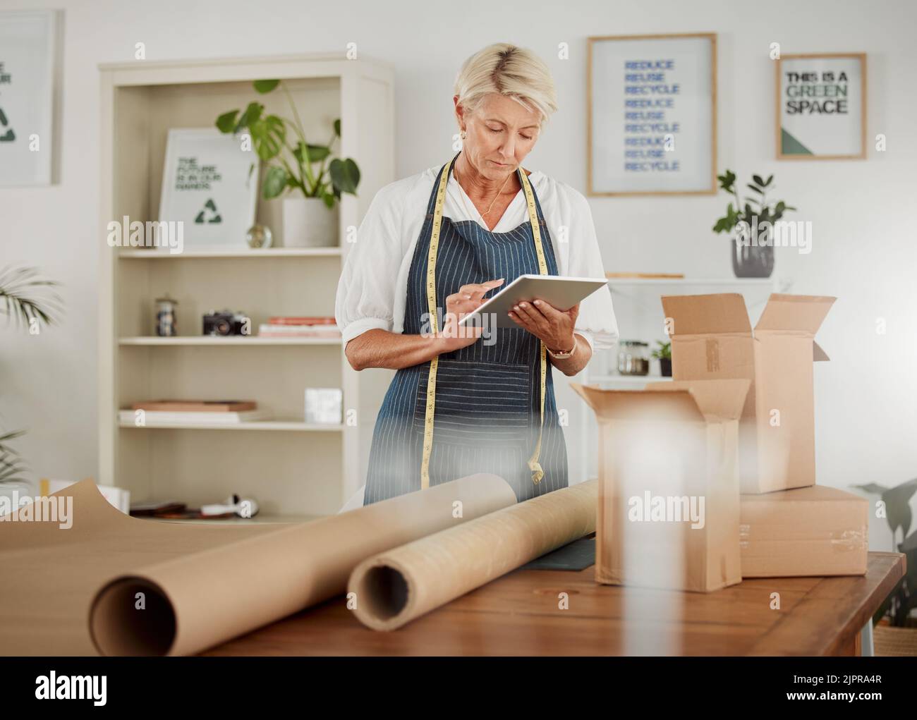 Digital agency studio hi-res stock photography and images - Alamy