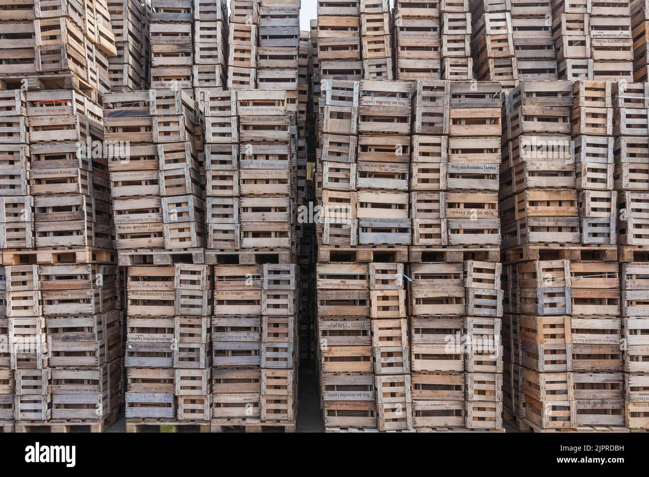 Stacked wooden crates hi-res stock photography and images - Alamy