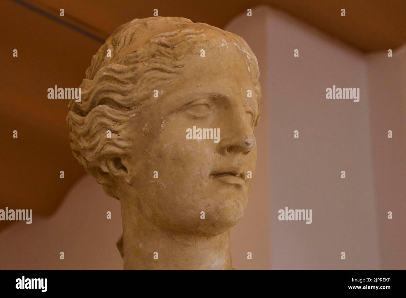 Venus of Milo, Original is in the Louvre, Exact plaster replica, 120 BC ...