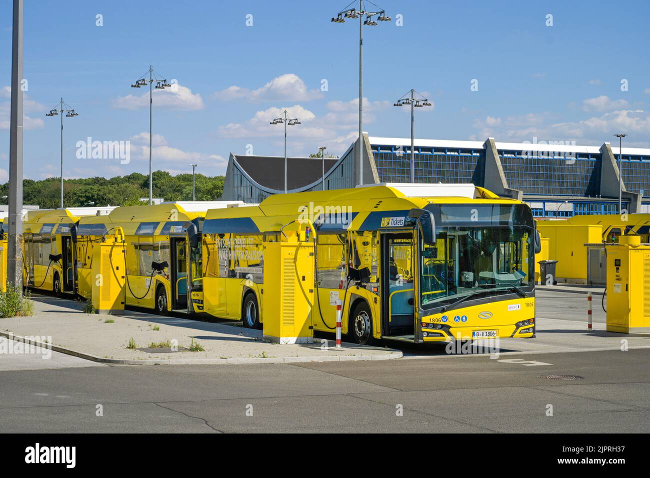 E-charging points, BVG bus depot, Indira-Gandhi-Strasse ...