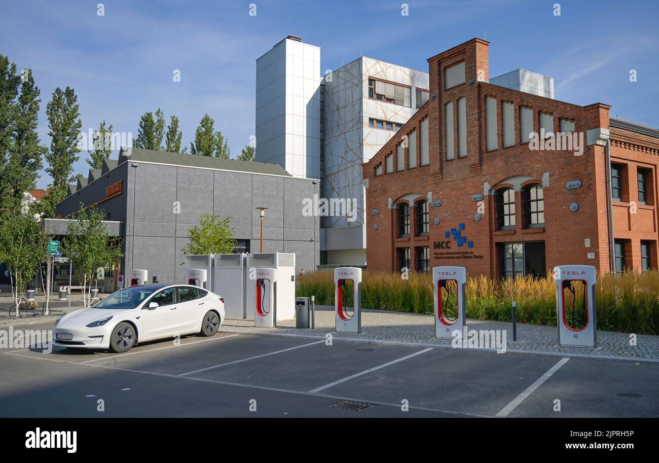 TESLA Supercharger, EUREF-CAMPUS, Schoeneberg, Berlin, Germany Stock ...