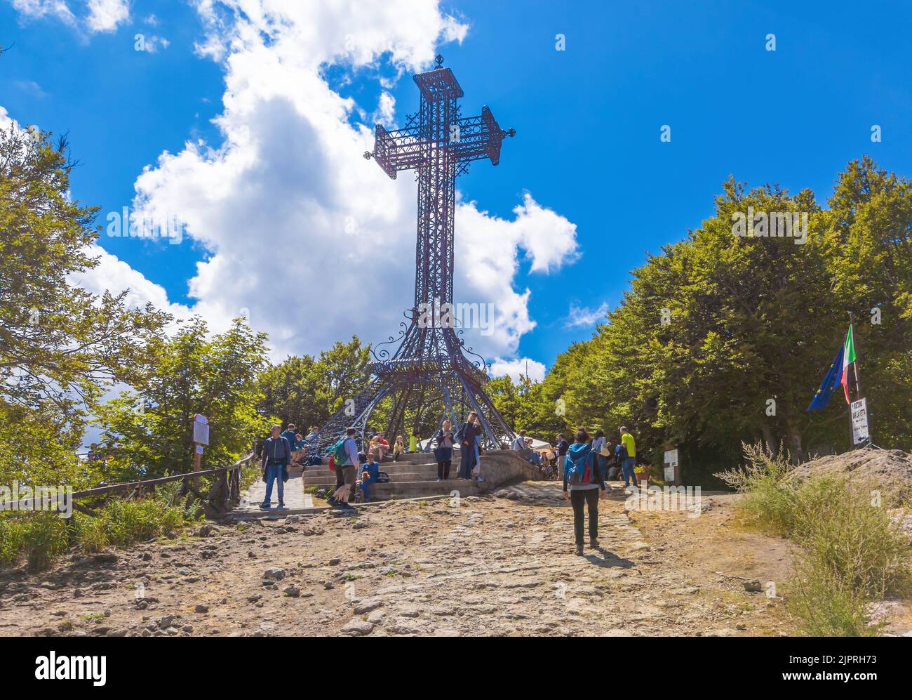 Monte Amiata (Italy) - In Val d'Orcia, Tuscany, soar the Amiata mount ...