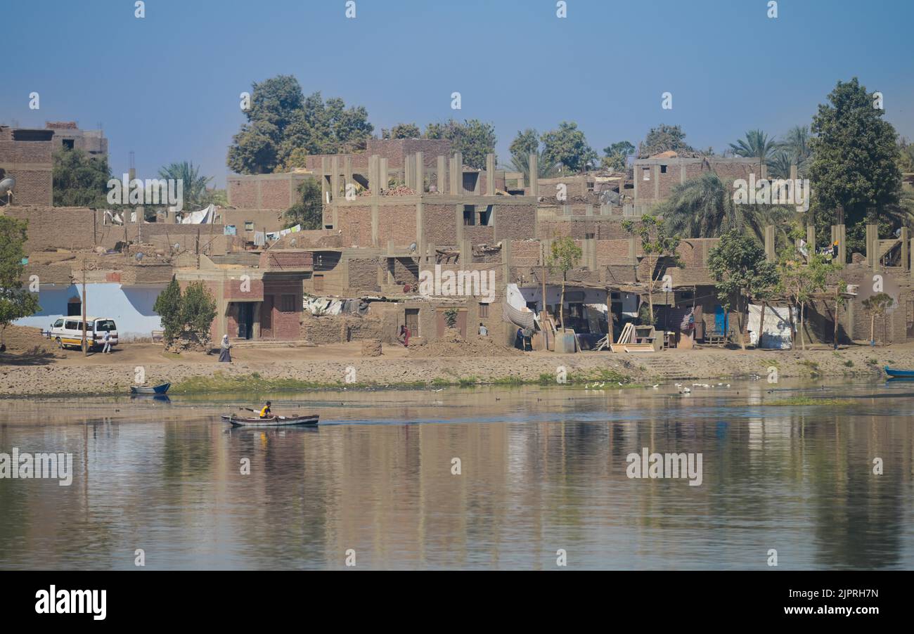 Simple houses, Edfu, Nile, Egypt Stock Photo - Alamy