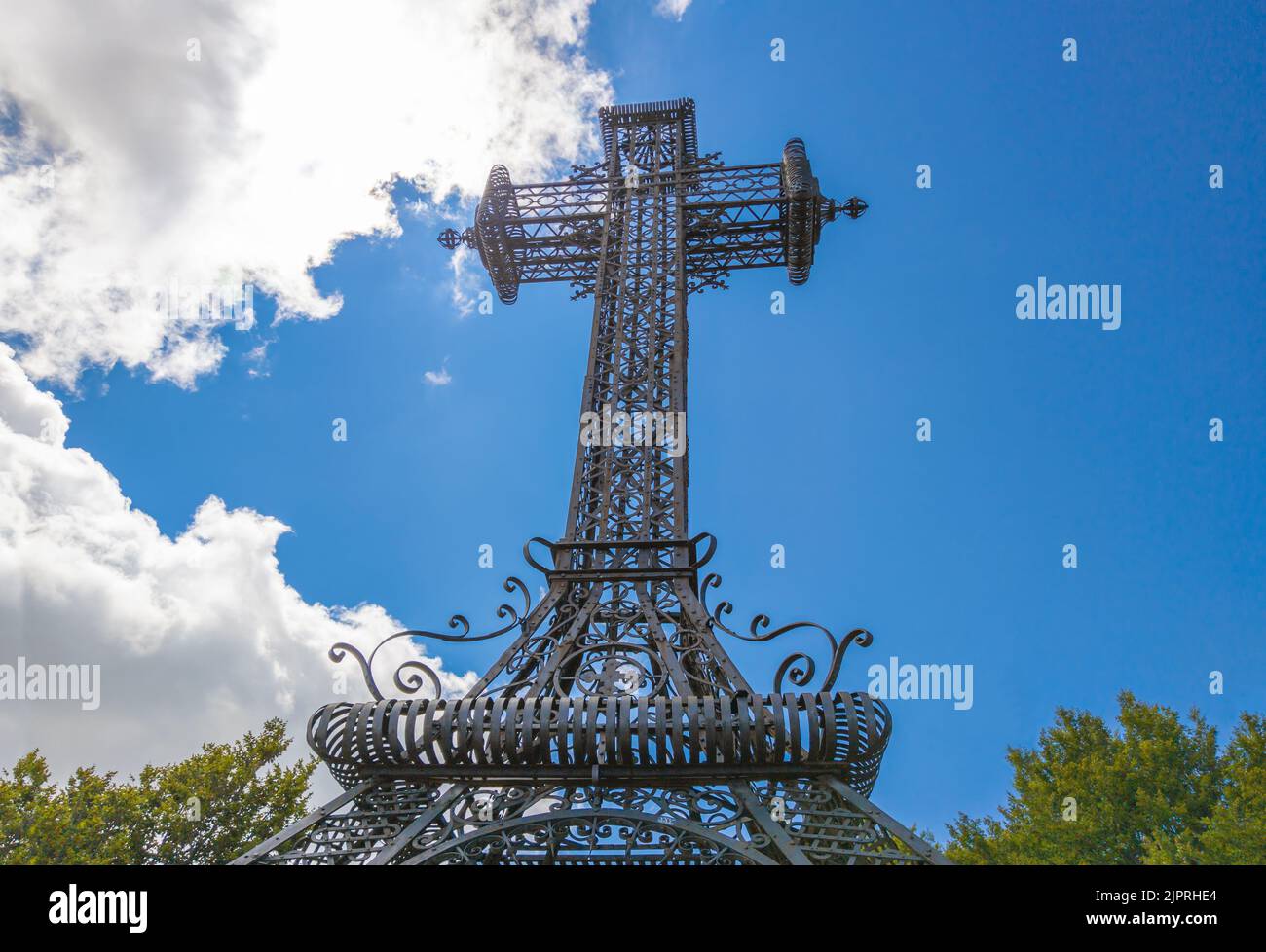 Monte Amiata (Italy) - In Val d'Orcia, Tuscany, soar the Amiata mount ...