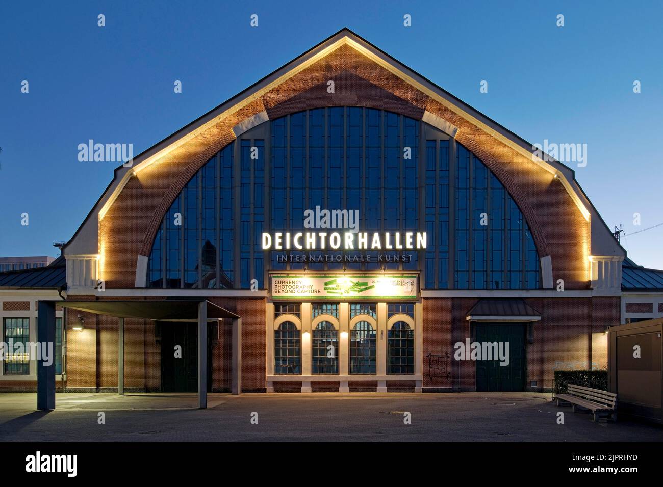 Deichtorhallen in the evening, exhibition space for contemporary art ...