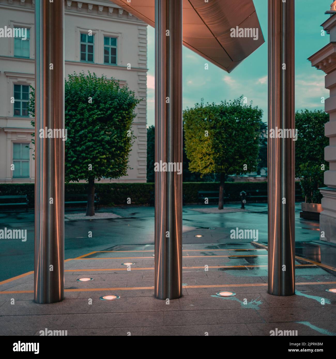 A gallery architectural design in the street Stock Photo - Alamy
