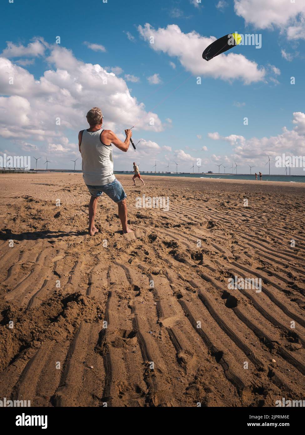 Flying on the beach hi-res stock photography and images - Alamy