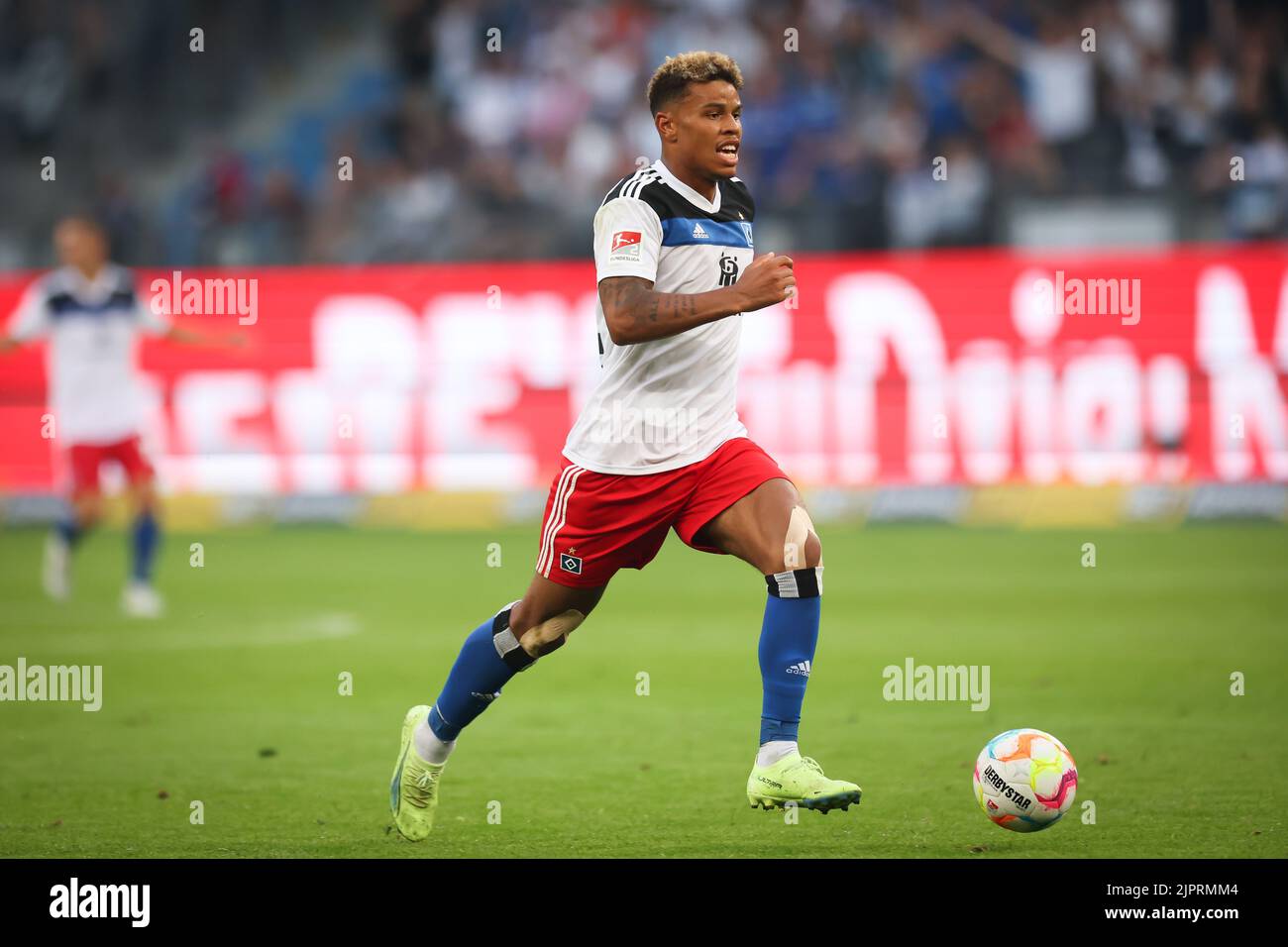 Ransford yeboah konigsdorffer hamburger sv hi-res stock photography and ...