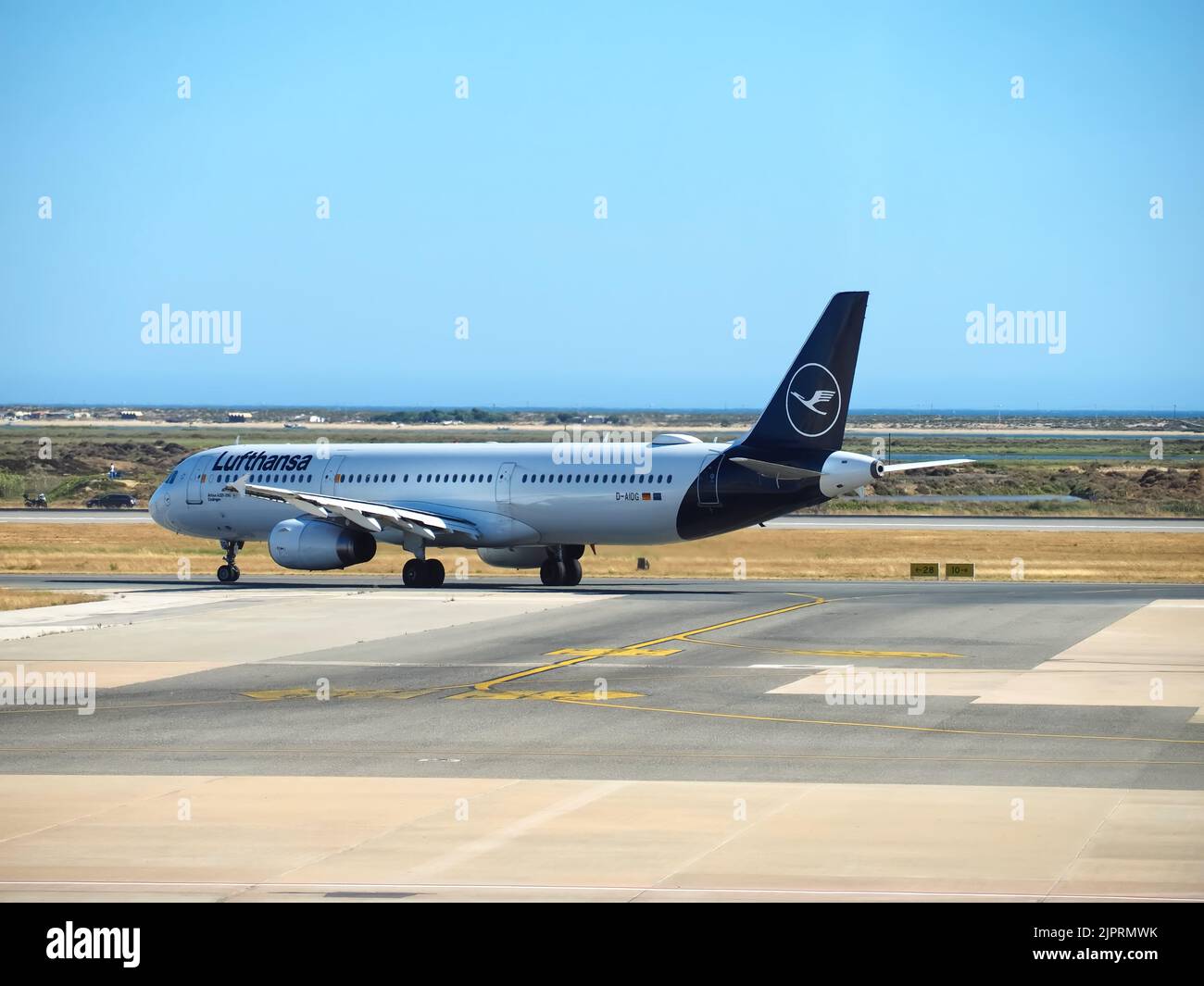 Airplane Lufthansa Airbus 321-200 at an airport Stock Photo - Alamy