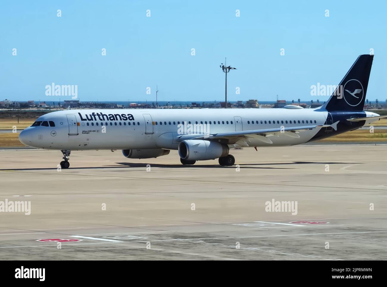 Airplane Lufthansa Airbus 321-200 at an airport Stock Photo - Alamy