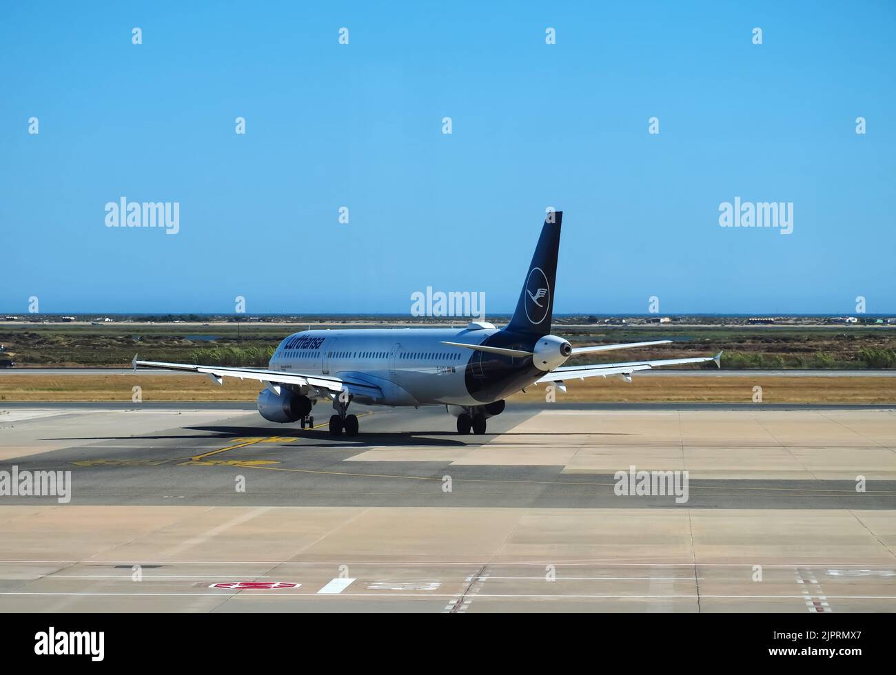 Airplane Lufthansa Airbus 321-200 at an airport Stock Photo - Alamy