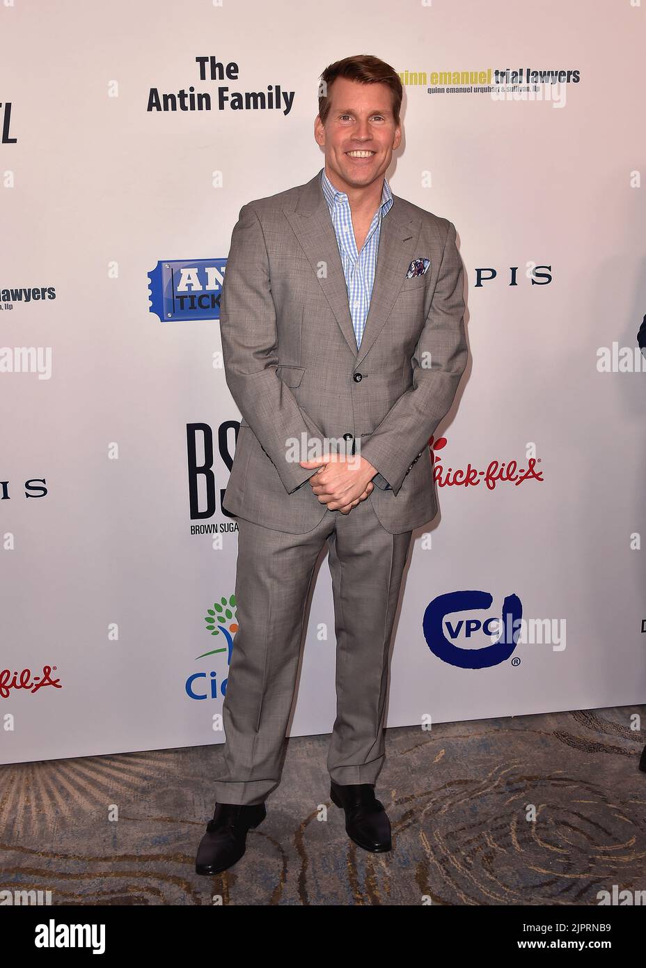 Scott Hanson walking the red carpet at the Harold and Carole Pump ...