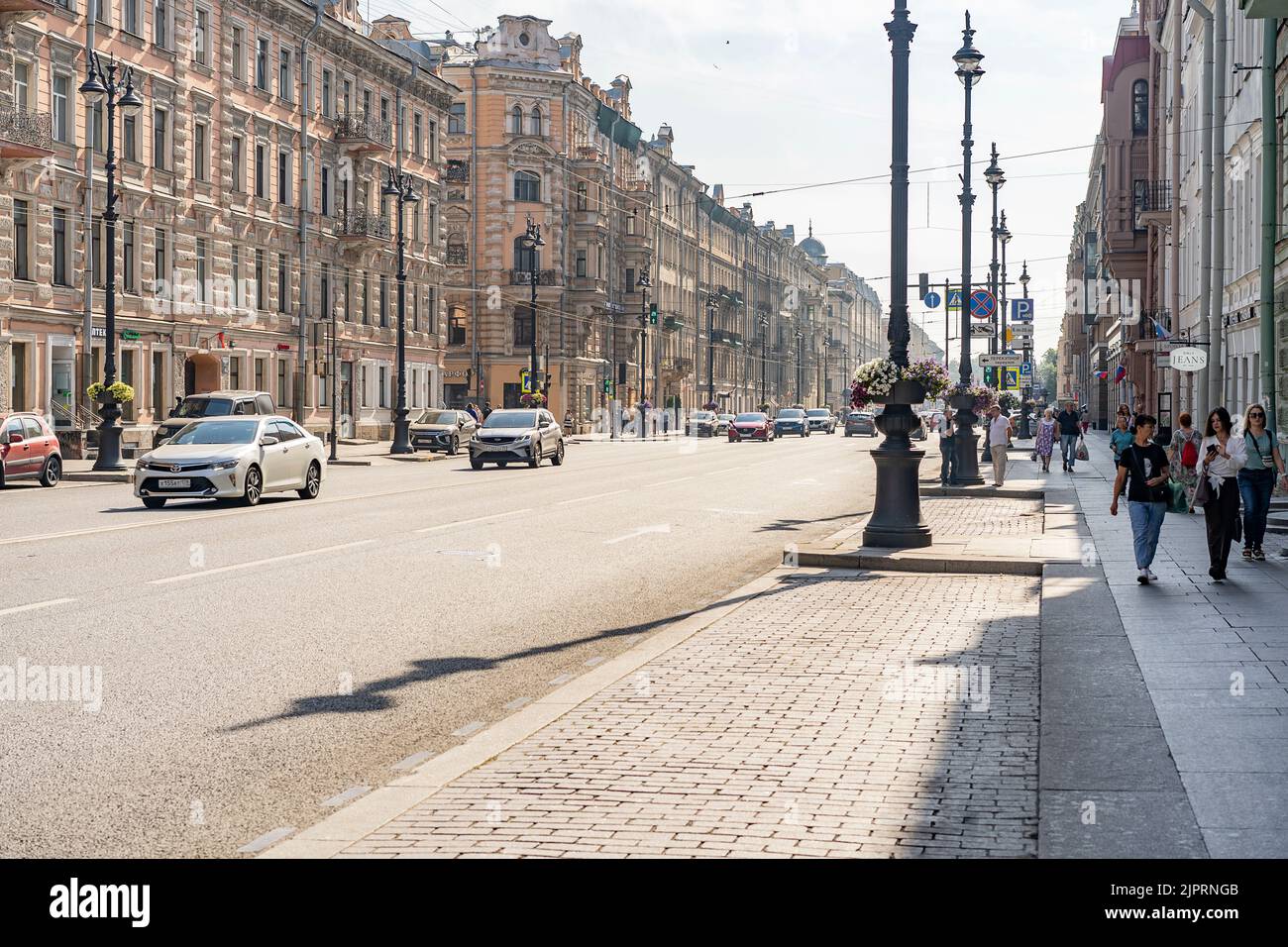 Russia, St. Petersburg, Nevsky prospect, city center, City traffic ...