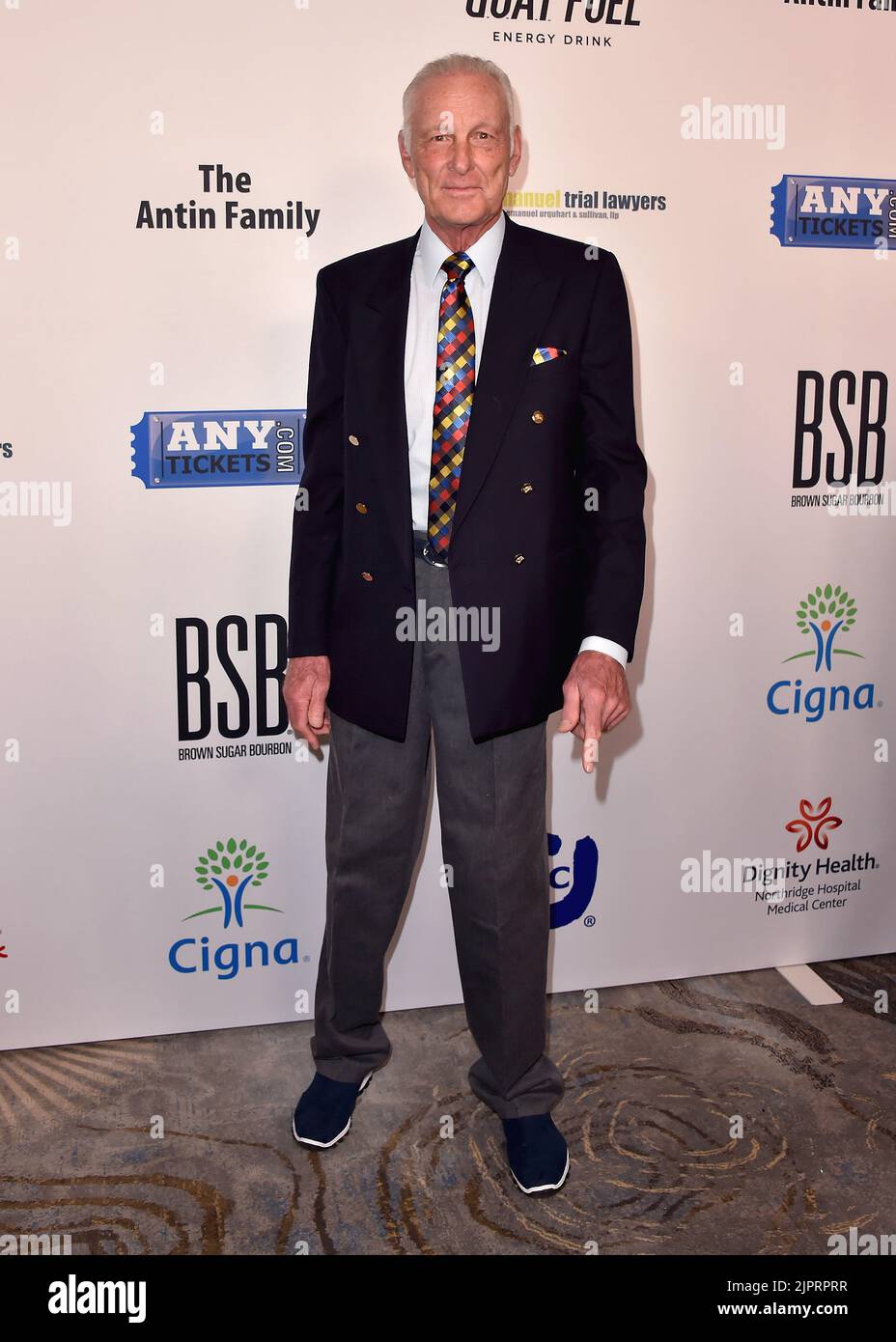 Rick Barry walking the red carpet at the Harold and Carole Pump ...