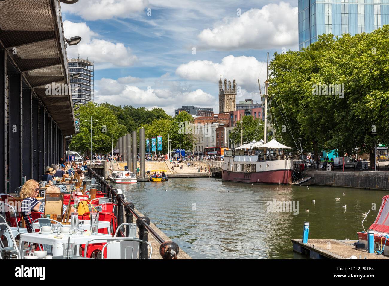 Bristol waterfront restaurants hi-res stock photography and images - Alamy