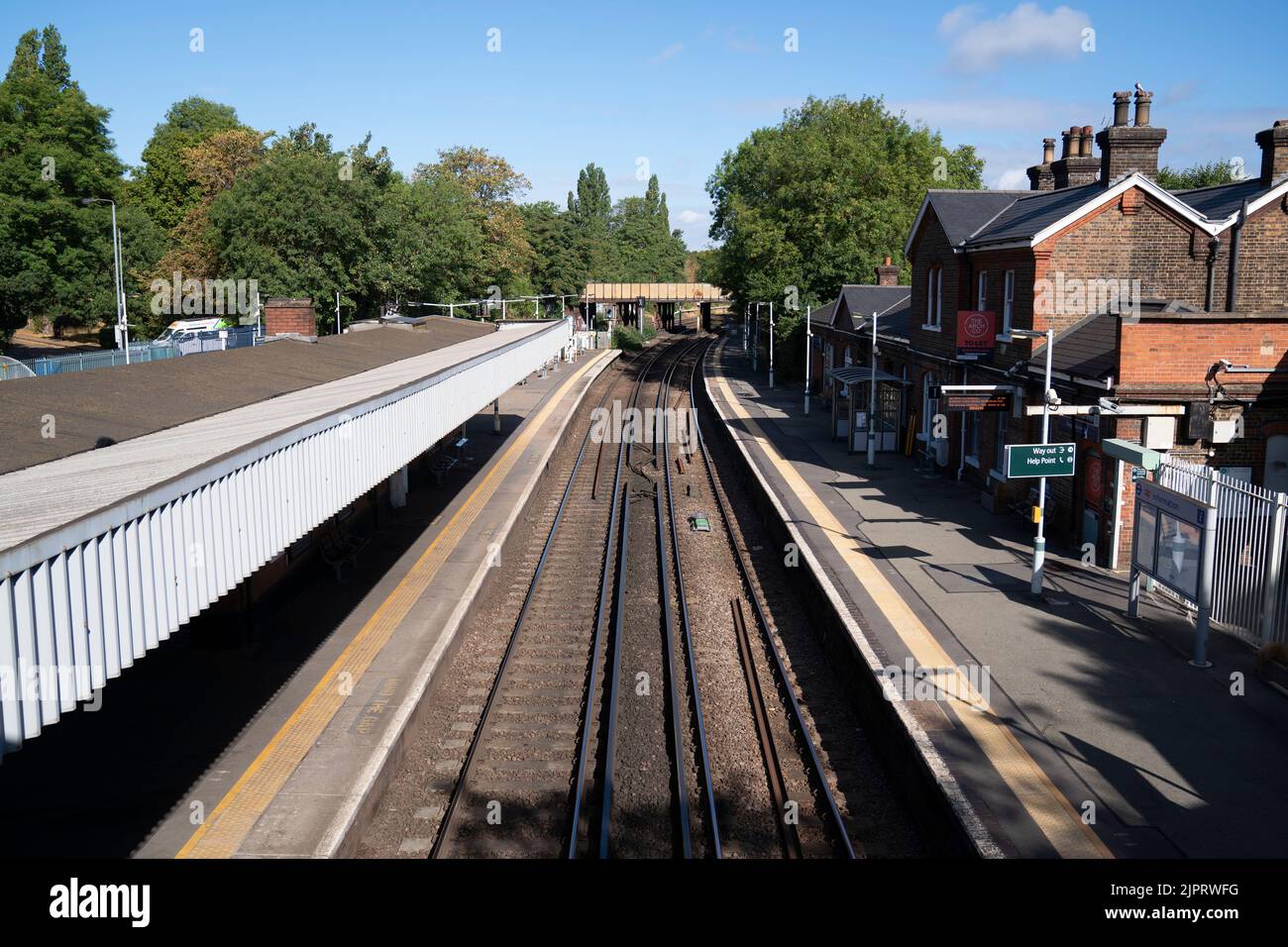 Wandsworth common station hi-res stock photography and images - Alamy