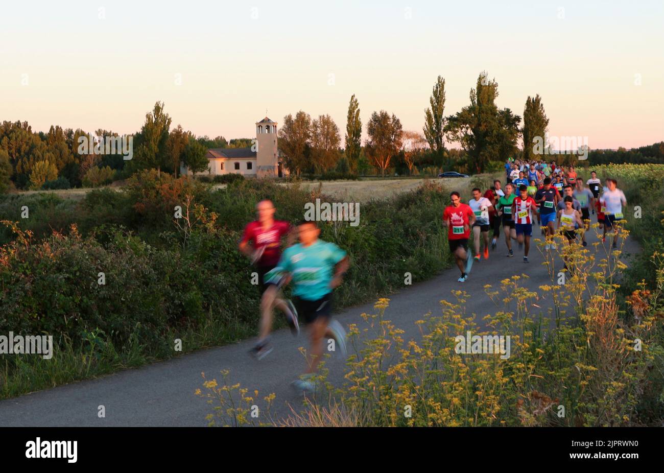 Runners starting the VIII Lantamilla 2022 fun run from the Ermita to ...