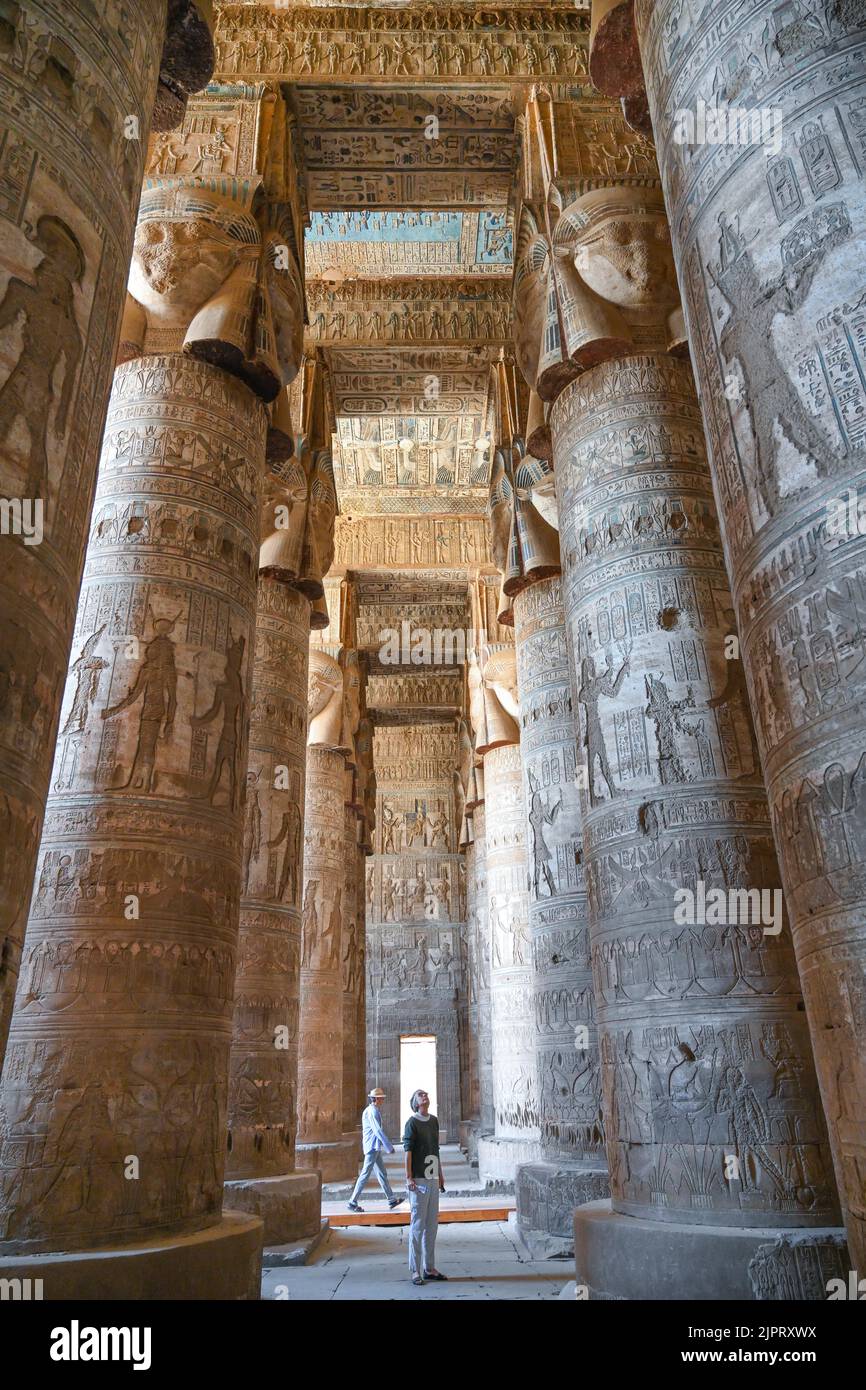 Pronaos dendera hi-res stock photography and images - Alamy