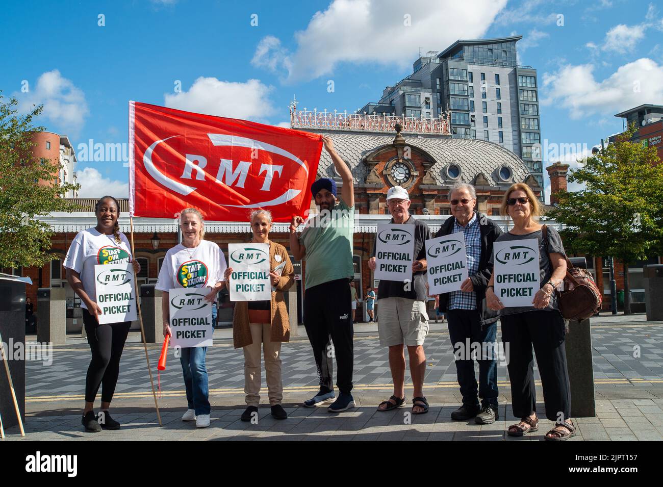Labour mp rail picket hi-res stock photography and images - Alamy