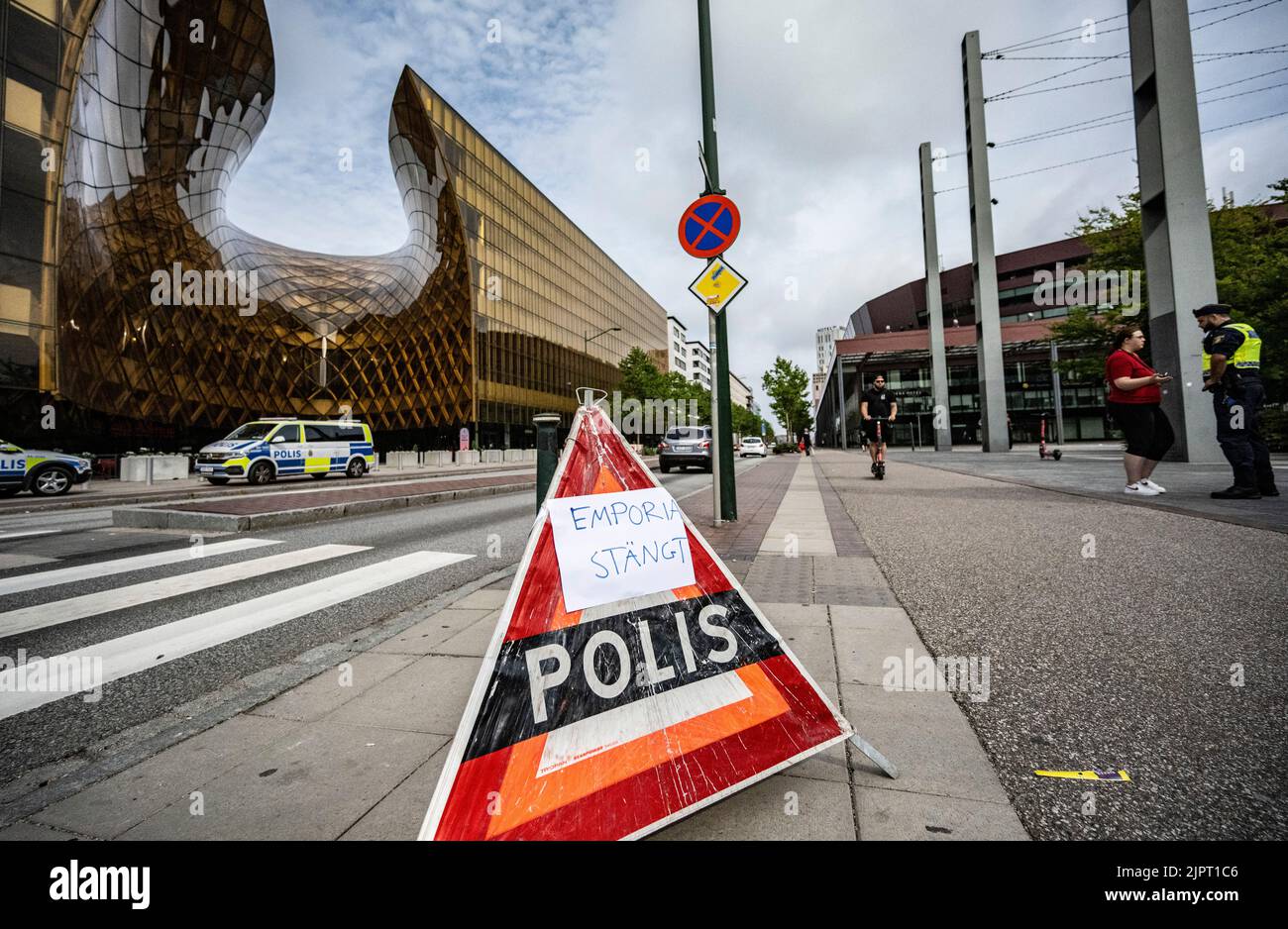 31 year old man arrested hi-res stock photography and images - Alamy