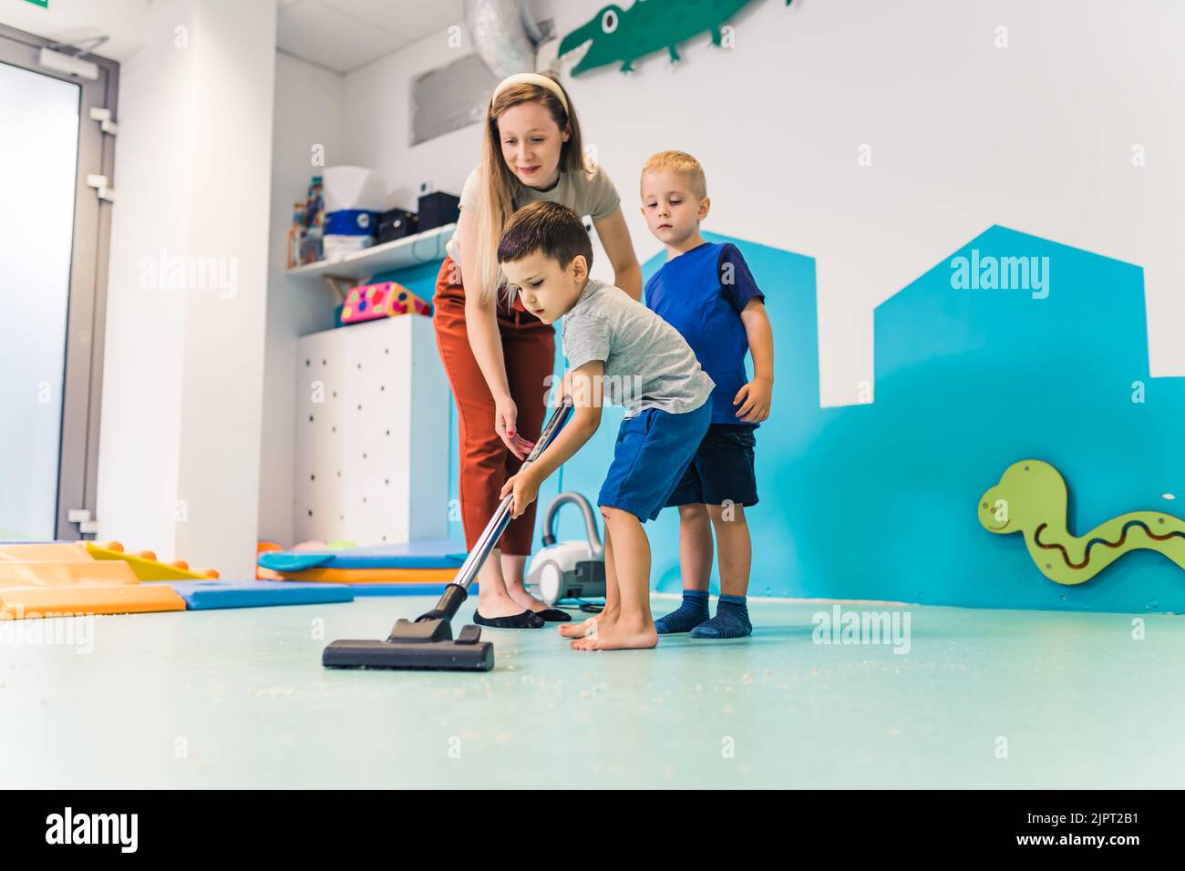 Kids cleaning classroom hi-res stock photography and images - Alamy