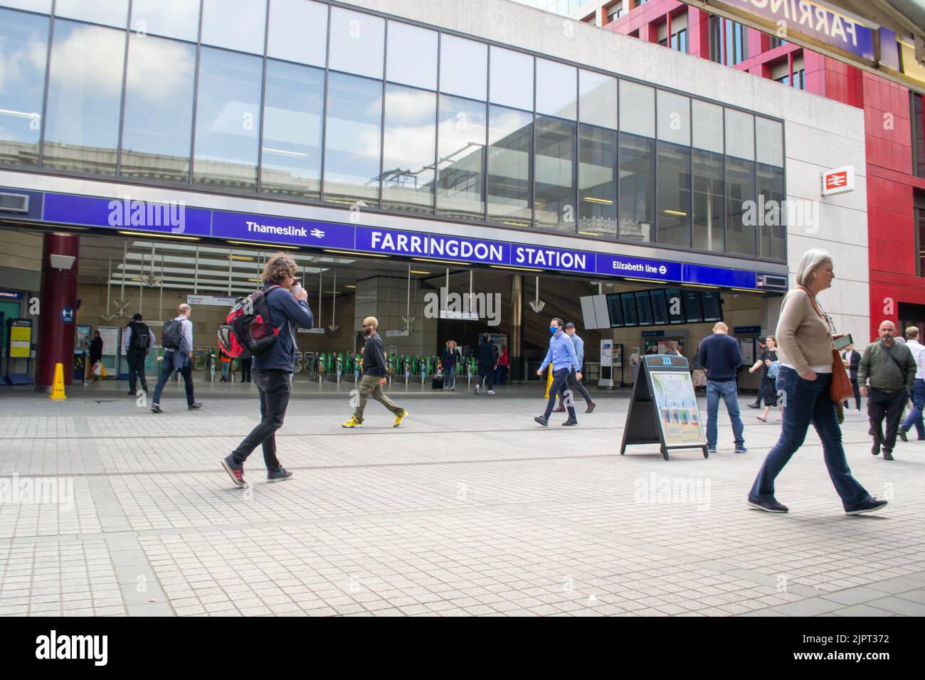 FARRINGDON, LONDON, ENGLAND - 5 May 2022: Farringdon underground ...