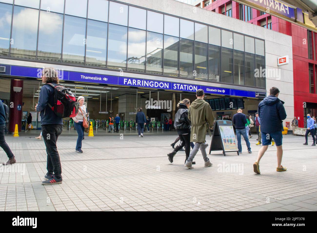 FARRINGDON, LONDON, ENGLAND - 5 May 2022: Farringdon underground ...