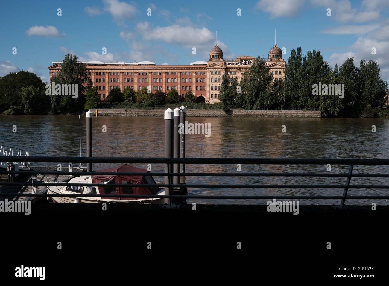 Harrods repository hi-res stock photography and images - Alamy