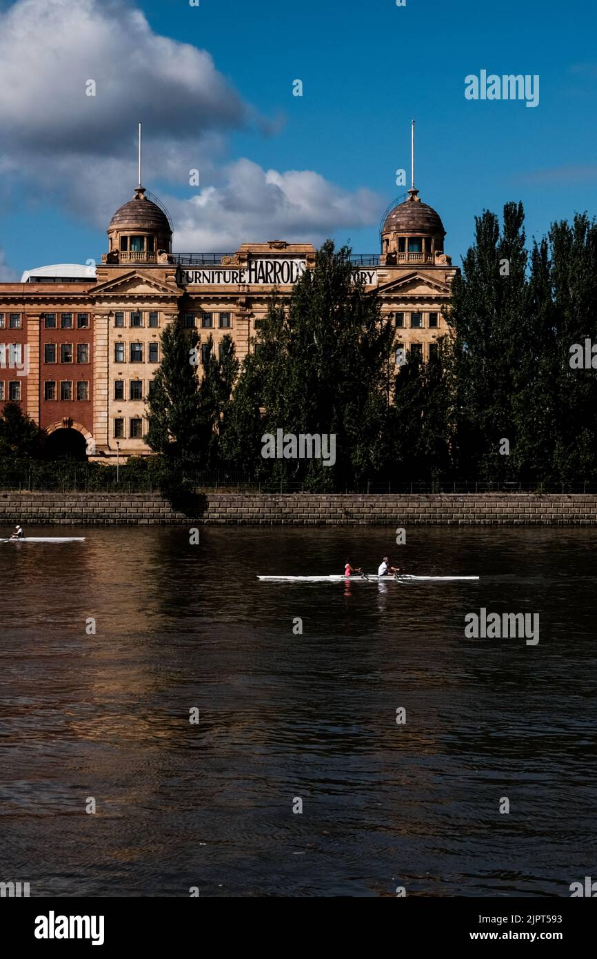 Harrods repository hi-res stock photography and images - Alamy