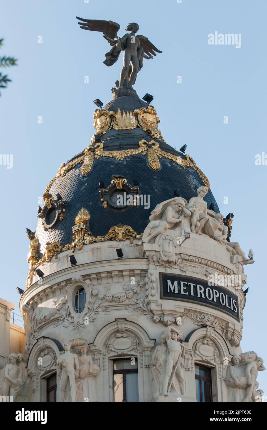 Victory statue dome hi-res stock photography and images - Alamy