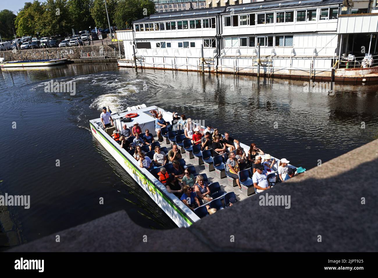 Paddan boat hi-res stock photography and images - Alamy