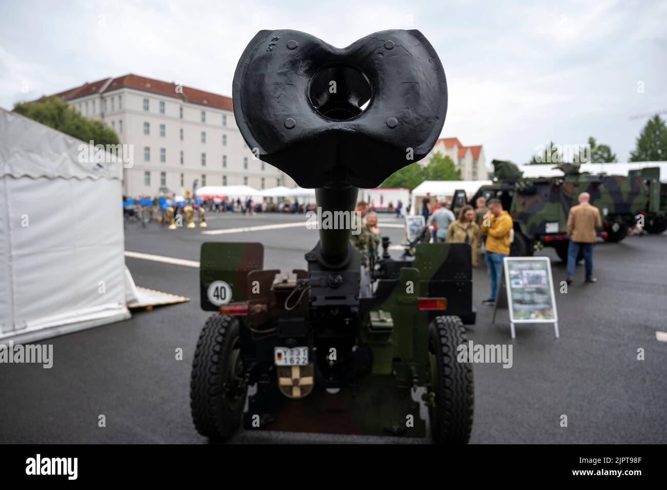 Berlin, Germany. 20th Aug, 2022. A 105 mm field howitzer of the German ...
