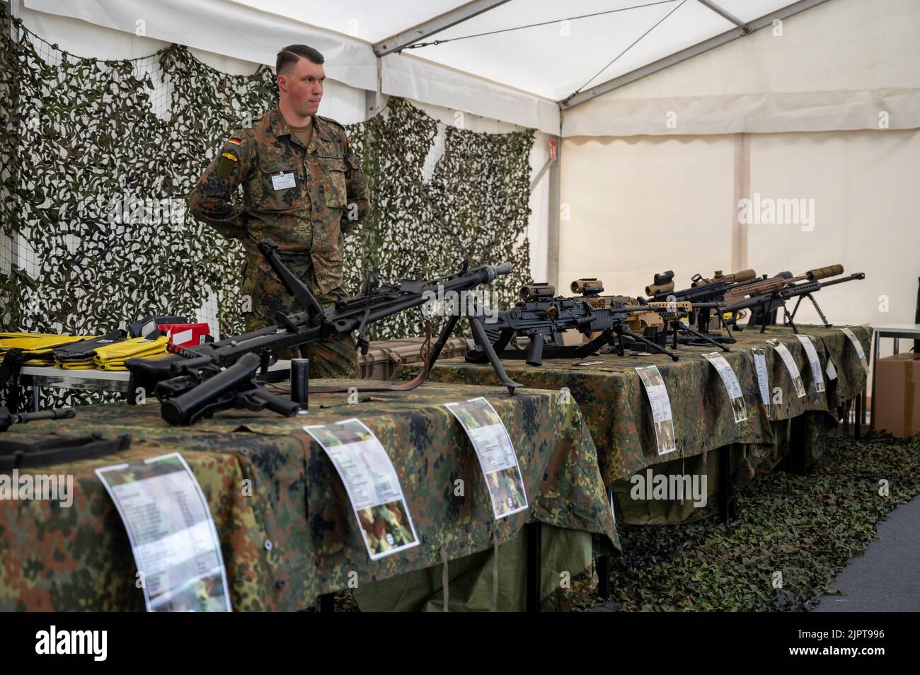 Berlin, Germany. 20th Aug, 2022. Weapons of the German Armed Forces are ...