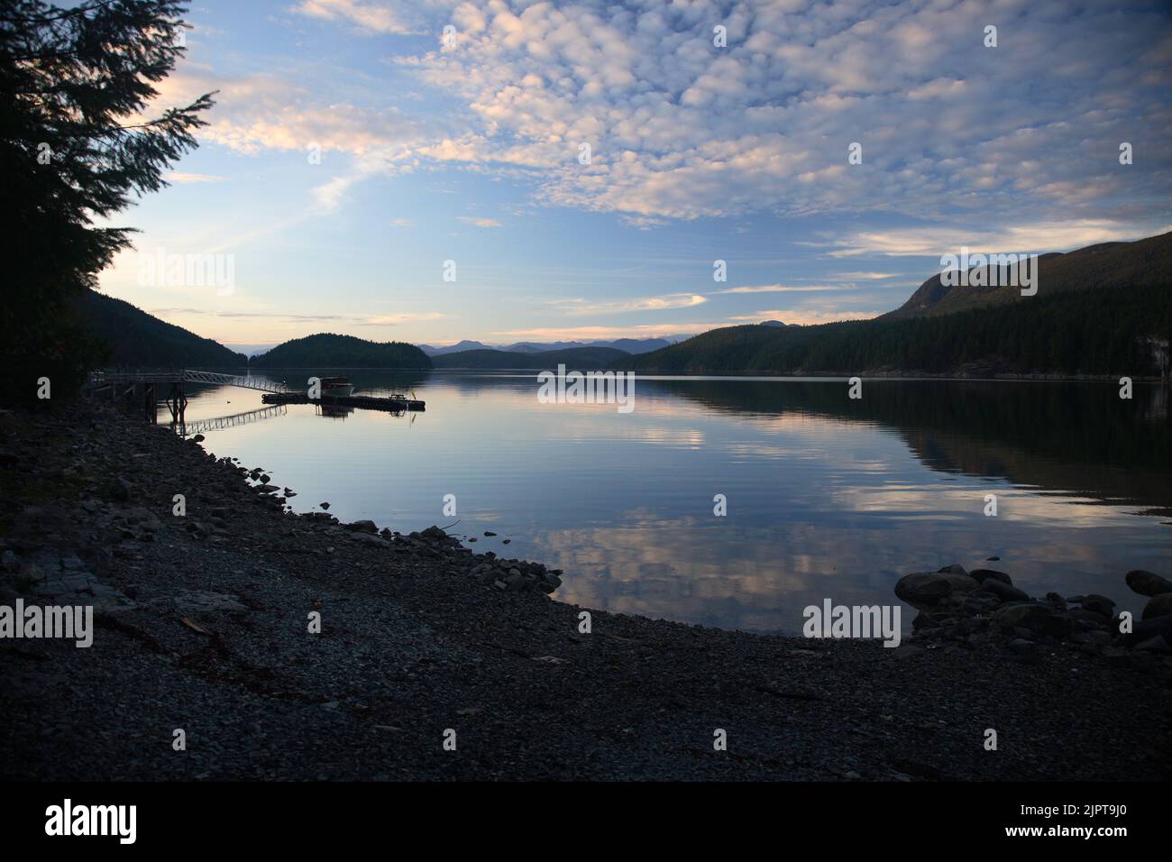 Desolation Resort - Okeover Inlet - Kanada / Desolation Resort ...