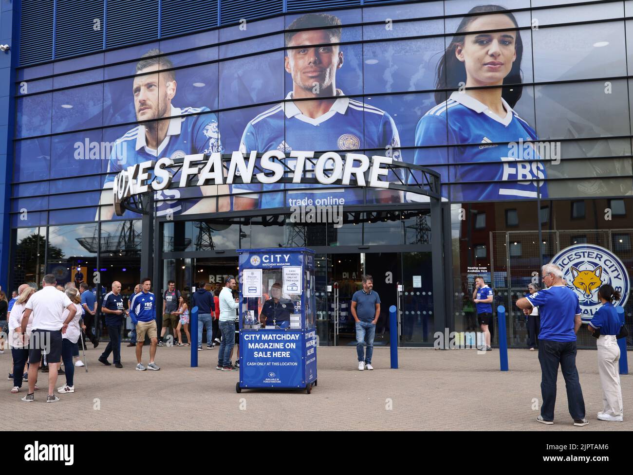 Leicester city fans outside hi-res stock photography and images - Alamy