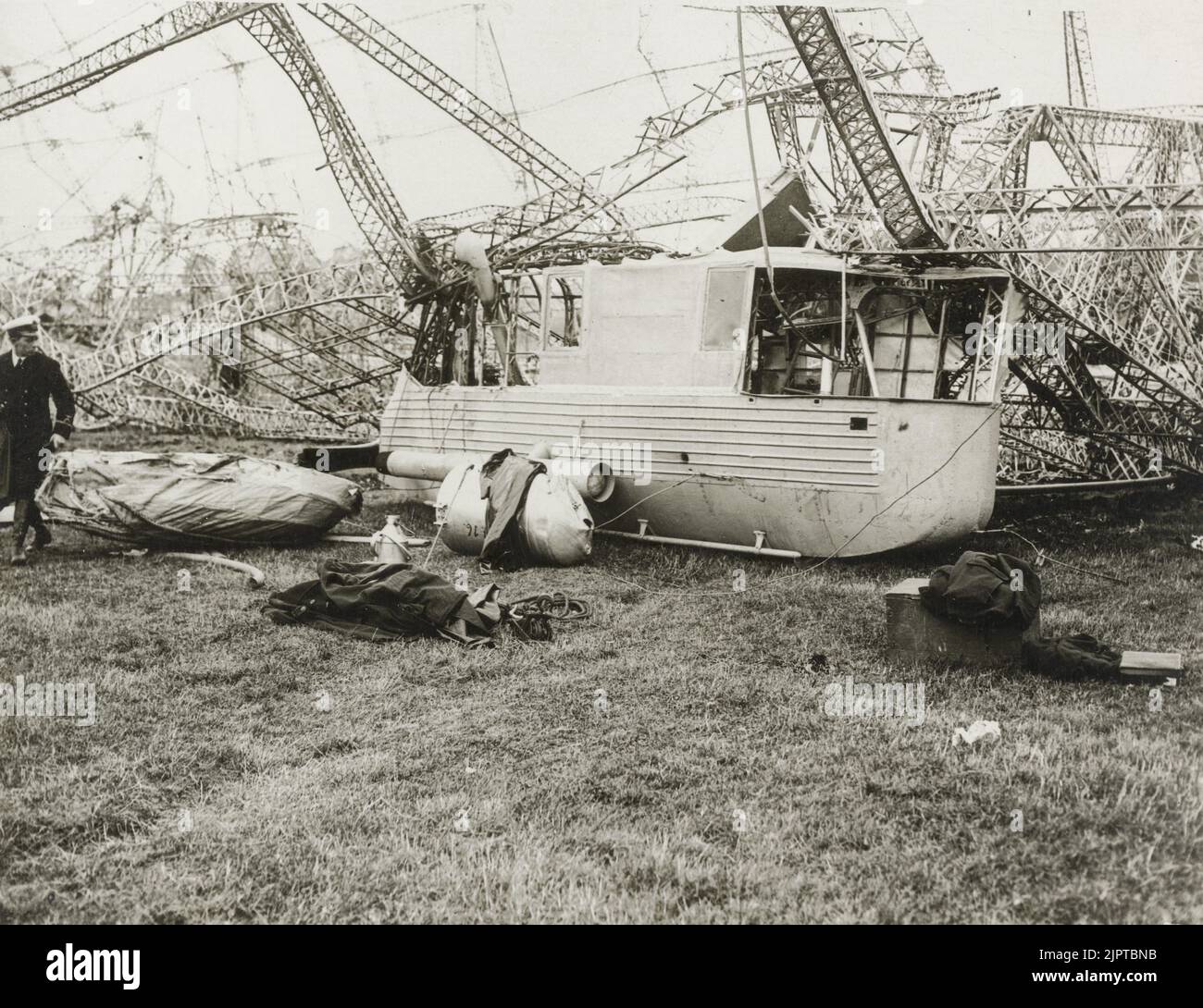 Zeppelin 1916 hi-res stock photography and images - Alamy