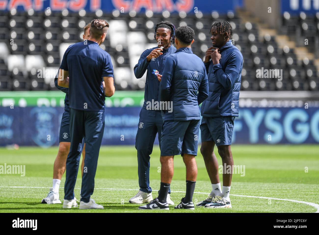 Luton Town Players inspect the pitch pre kick off Stock Photo - Alamy