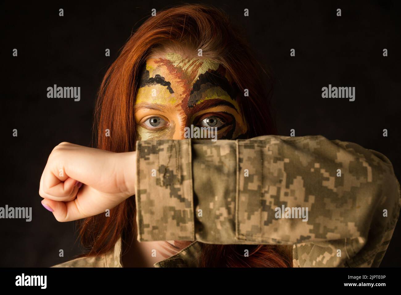 Red hand commando hi-res stock photography and images - Alamy