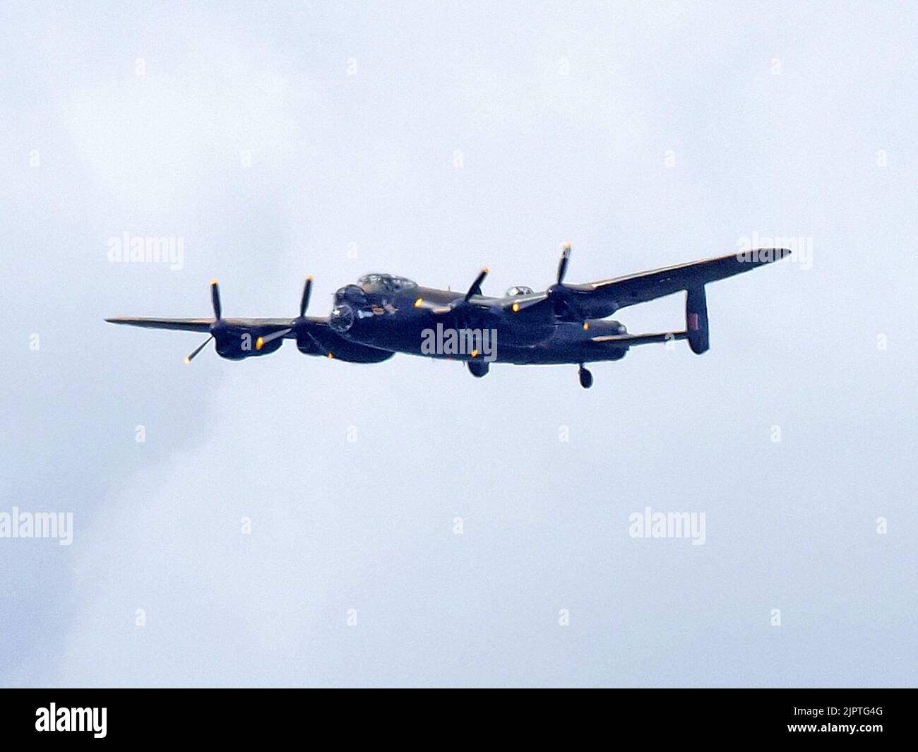 Lower Halstow, Kent, UK. 20th Aug, 2022. The iconic Lancaster bomber ...