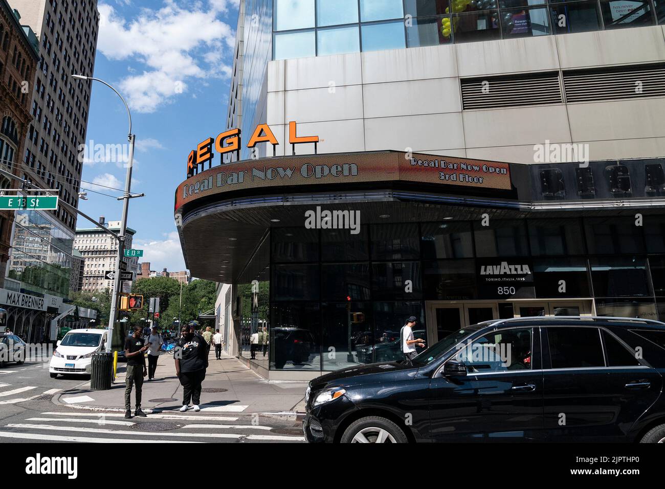 Cineworld plc hi-res stock photography and images - Alamy