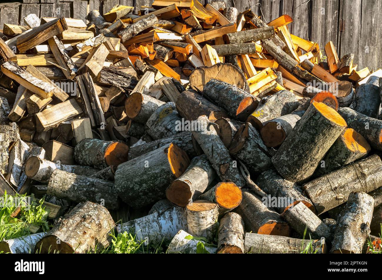 Pile firewoods hi-res stock photography and images - Alamy