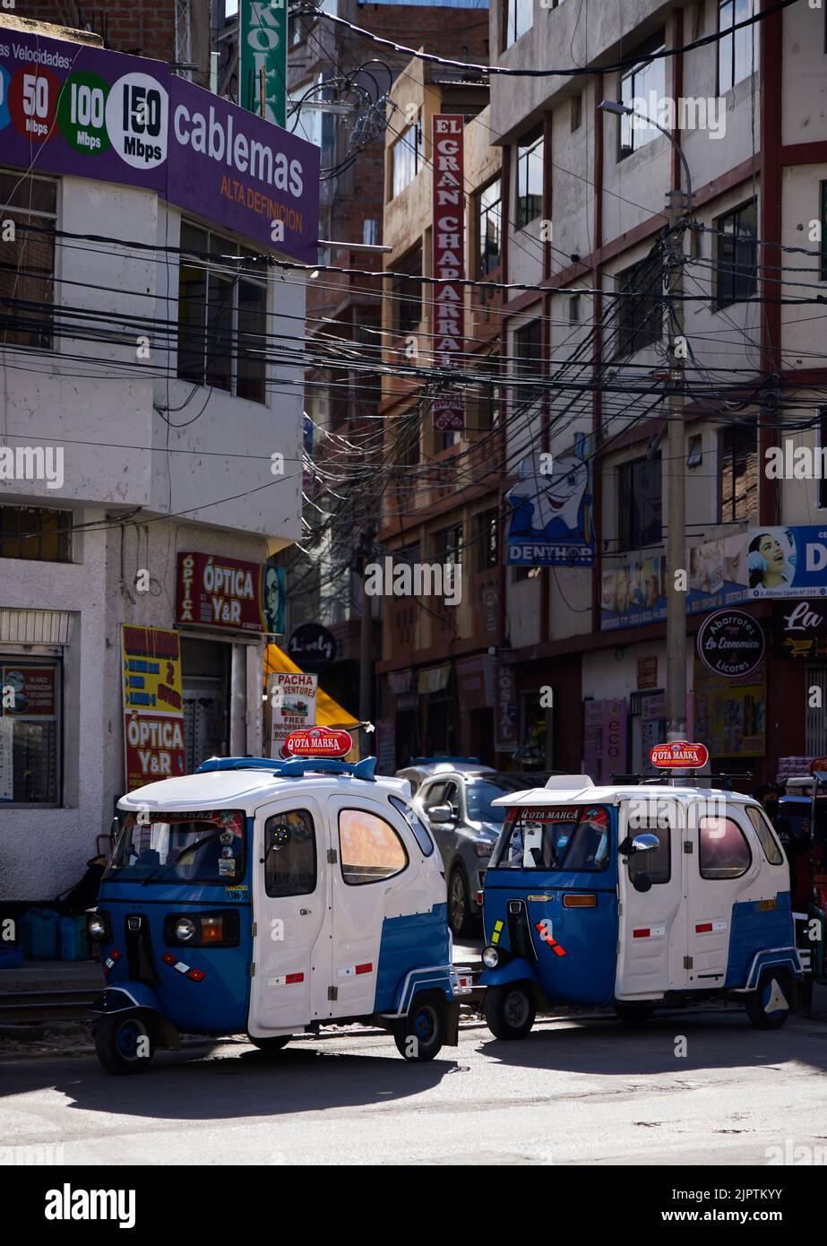 Auto rickshaws hi-res stock photography and images - Alamy