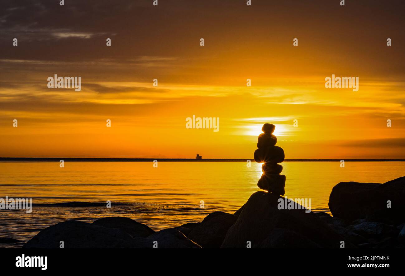 Sonnenuntergang an der ostsee auf der insel hi-res stock photography ...