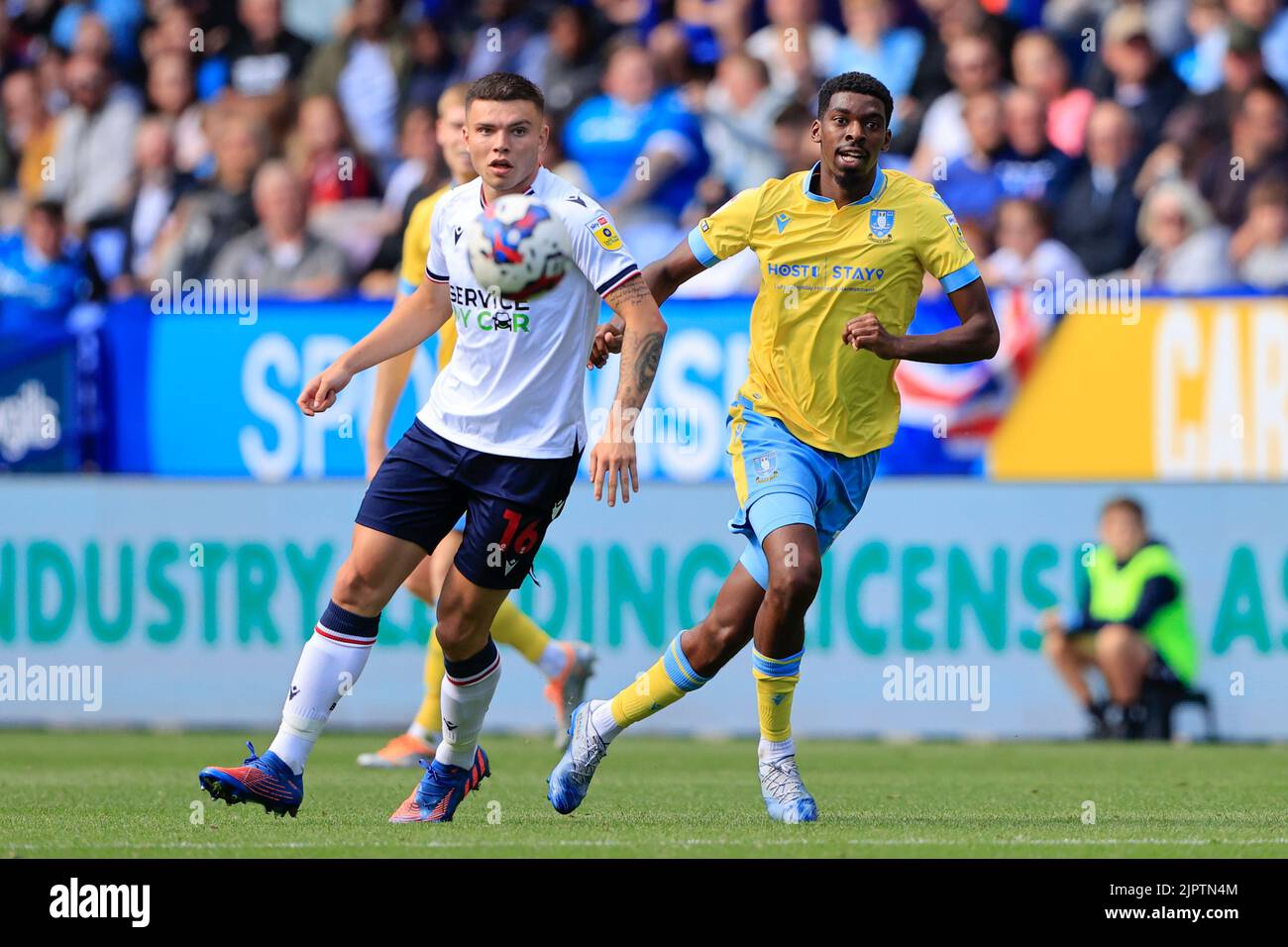 Tyreeq Bakinson #19 of Sheffield Wednesday passes the ball Stock Photo ...