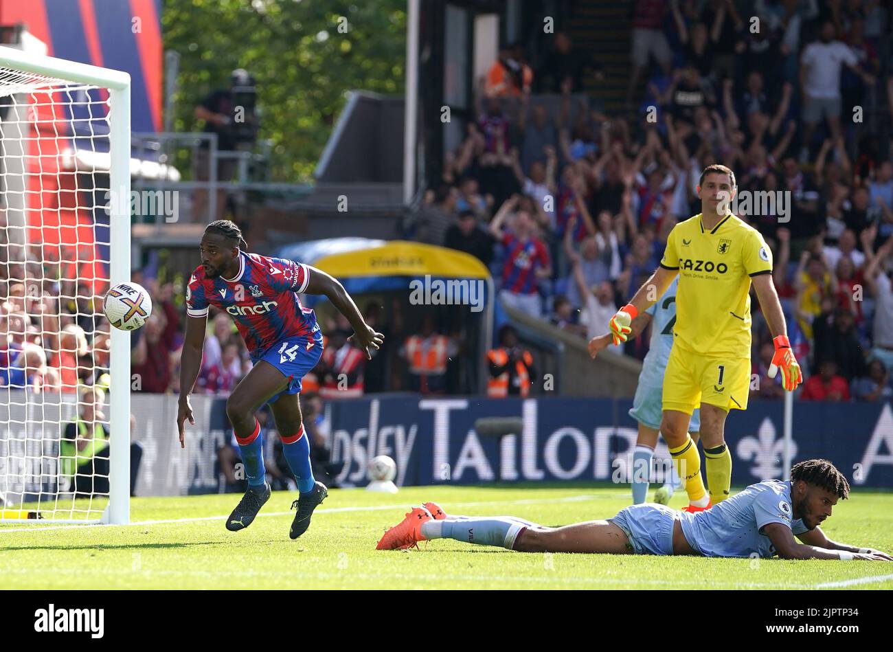 Mateta palace goal hi-res stock photography and images - Alamy